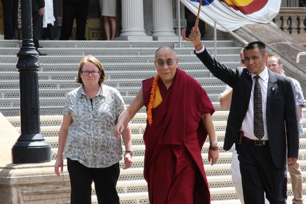 SLIDESHOW: Dalai Lama in Hawaii — April 14, 2012 - Photos by Brian ...