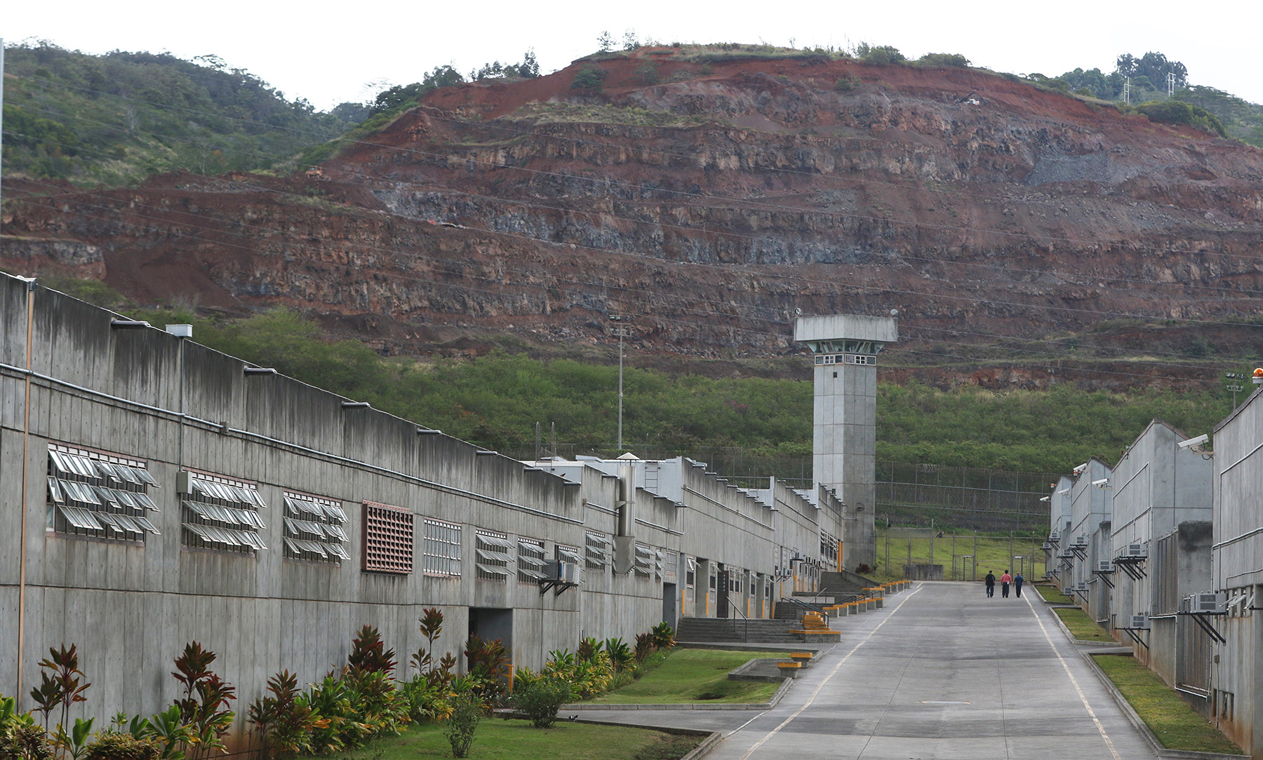 ACLU: Hawaii Needs Fewer People In Prison, More Treatment Programs ...