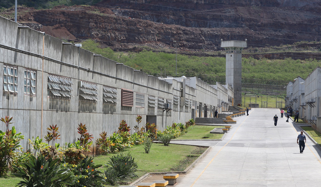 21 Maui Inmates Transferred to Halawa After Riot - Honolulu Civil Beat