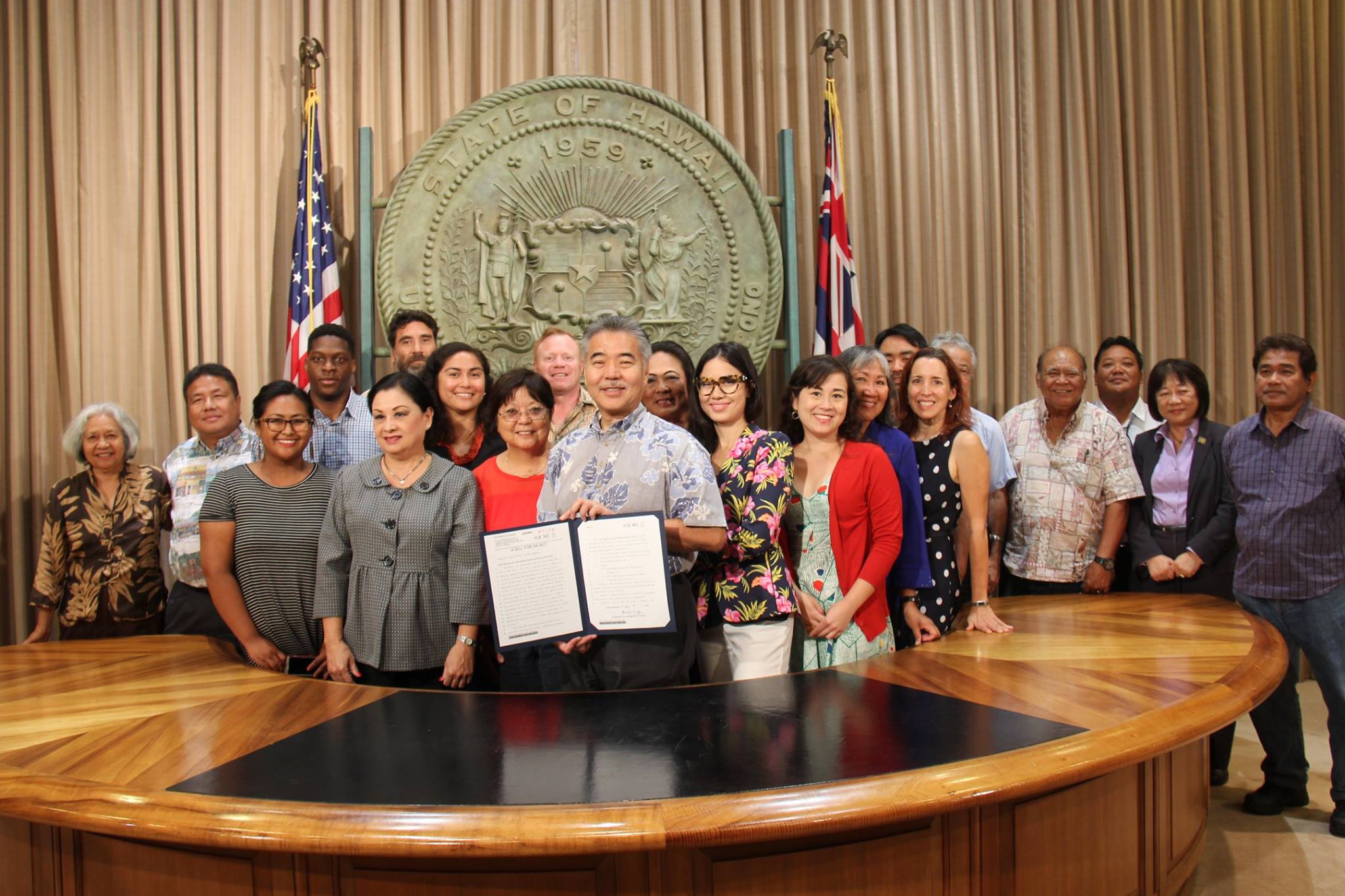 Ige Signs Bill to Help Undocumented Immigrants Obtain Driver's Licenses ...