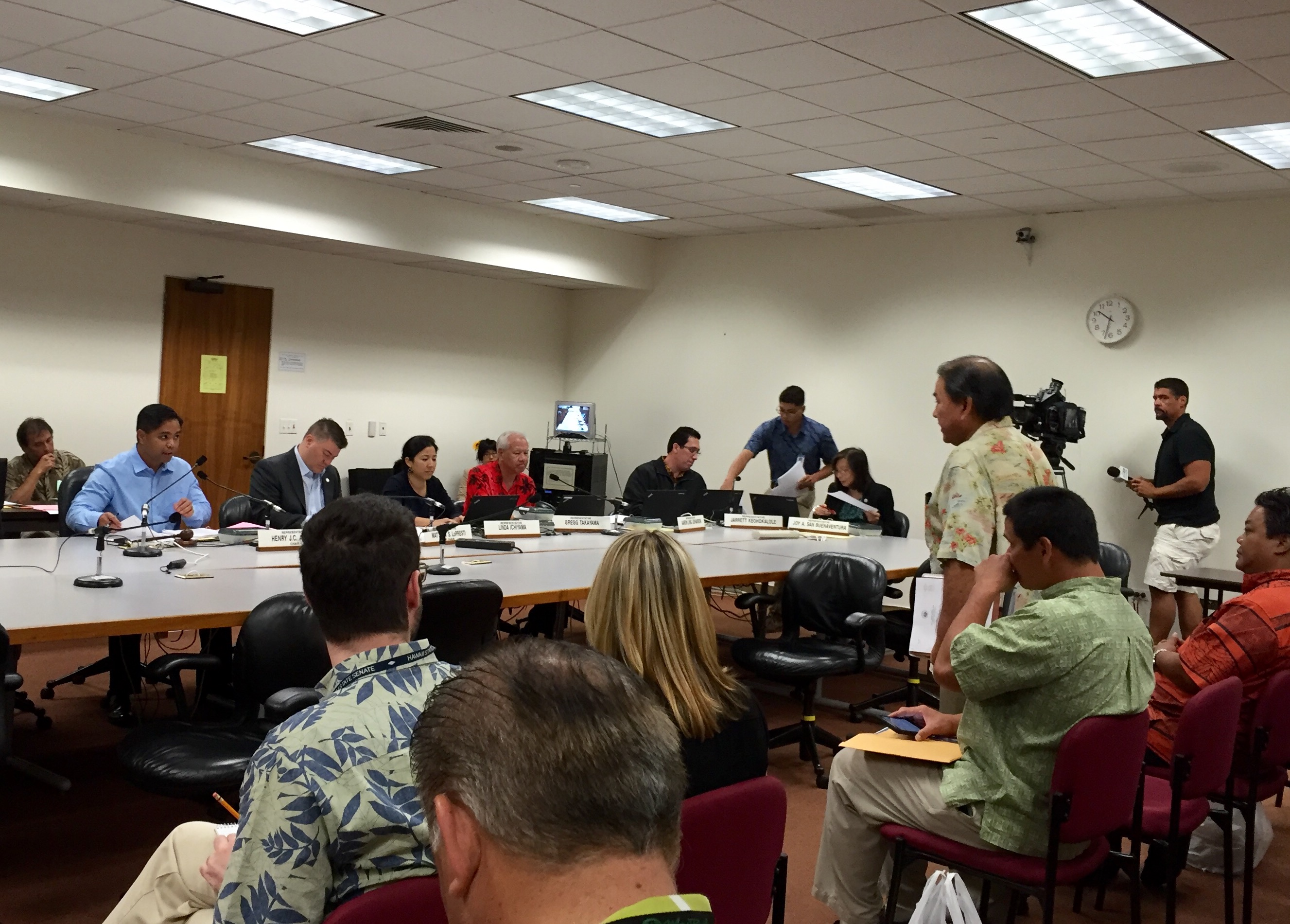 House Lawmakers Kill Bill To Raise Vehicle, Fuel Taxes - Honolulu Civil ...
