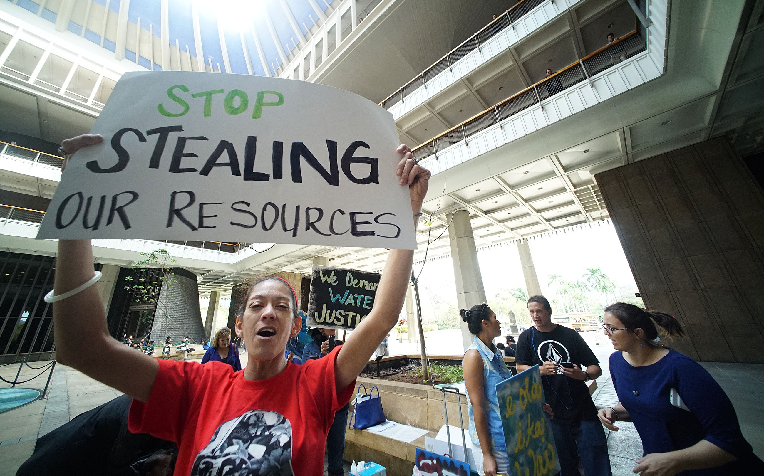 Hawaii Senate Approves Water Rights Bill Over Loud Protests - Honolulu ...