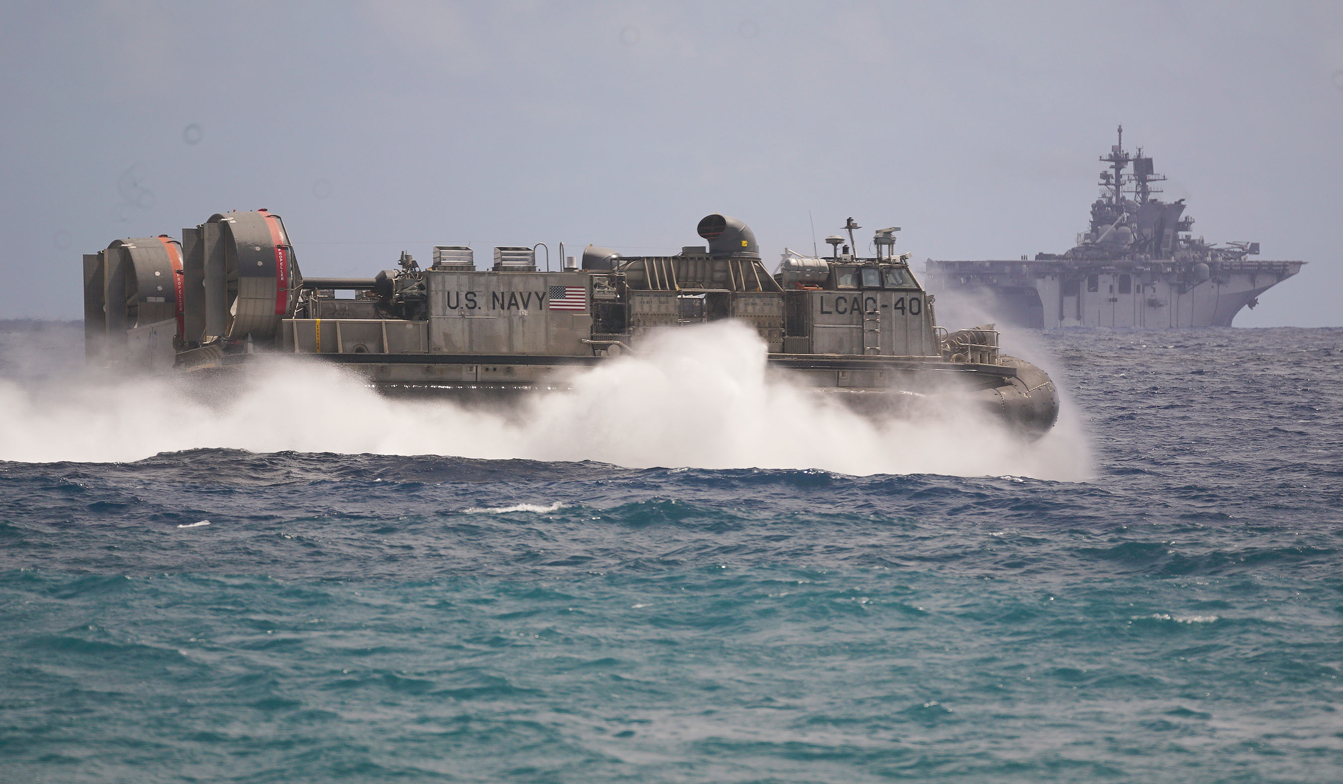 US Marines Landing Craft Air Cushion hovercraft RIMPAC2 - Honolulu ...