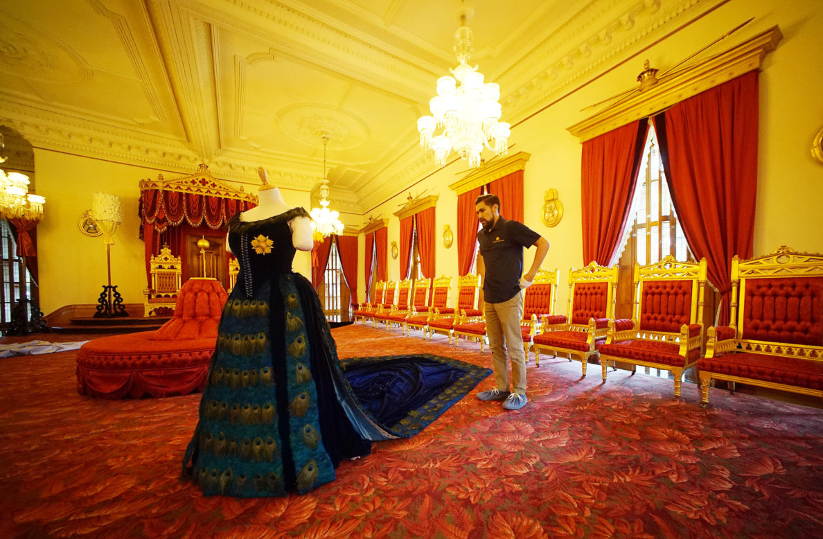 Iolani Palace Is Preparing For Hawaiian Royal Heiress Kawananakoa To Lie In State - Honolulu ...