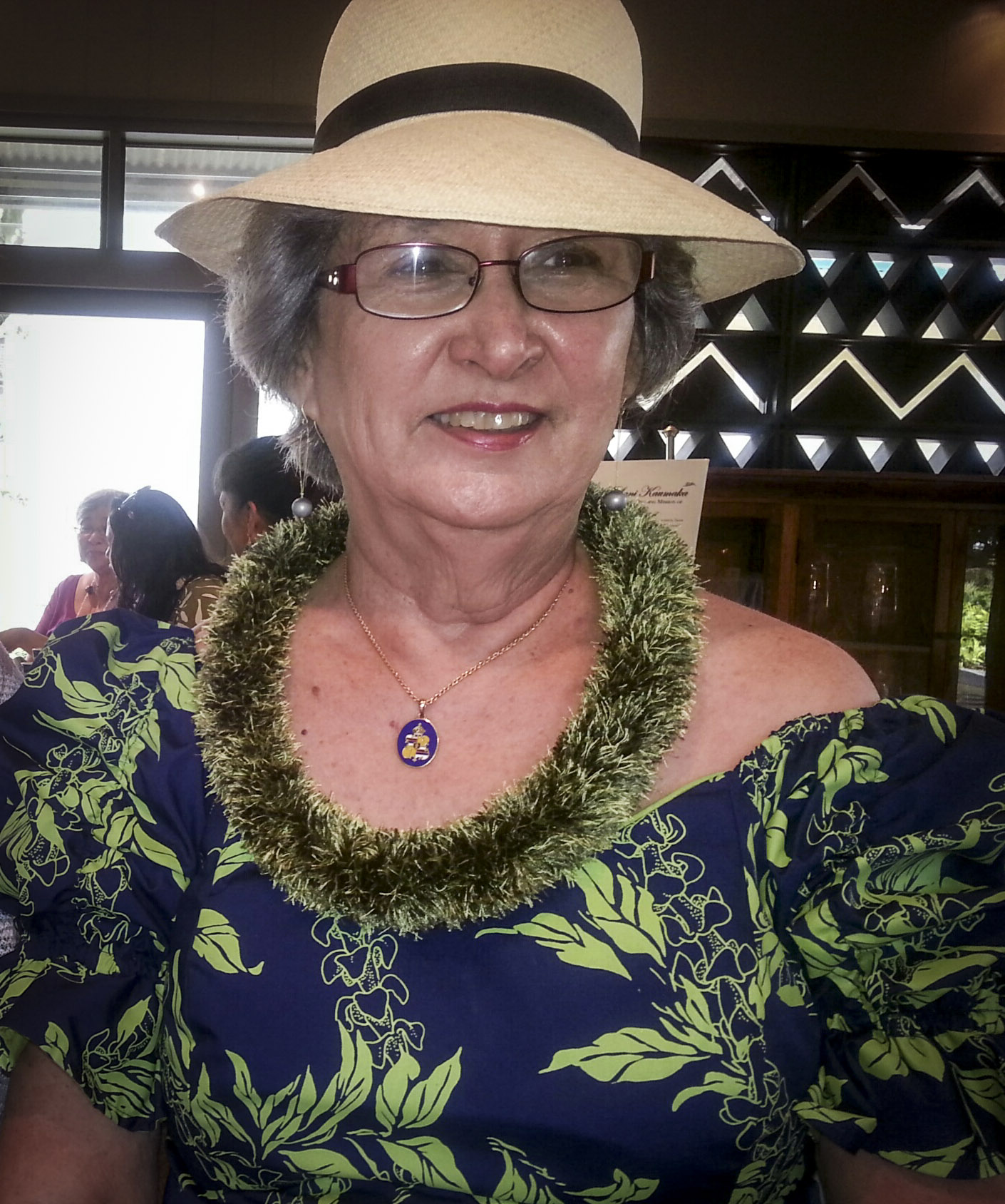 Ian Lind: An Uneasy Final Goodbye To My Mother And My Sister - Honolulu ...