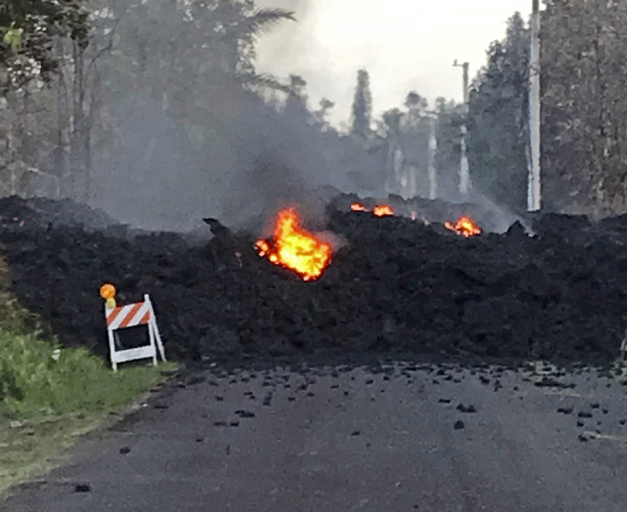 Hawaii Volcano Erupts: Curtain Of Fire Forces People To Flee Homes ...
