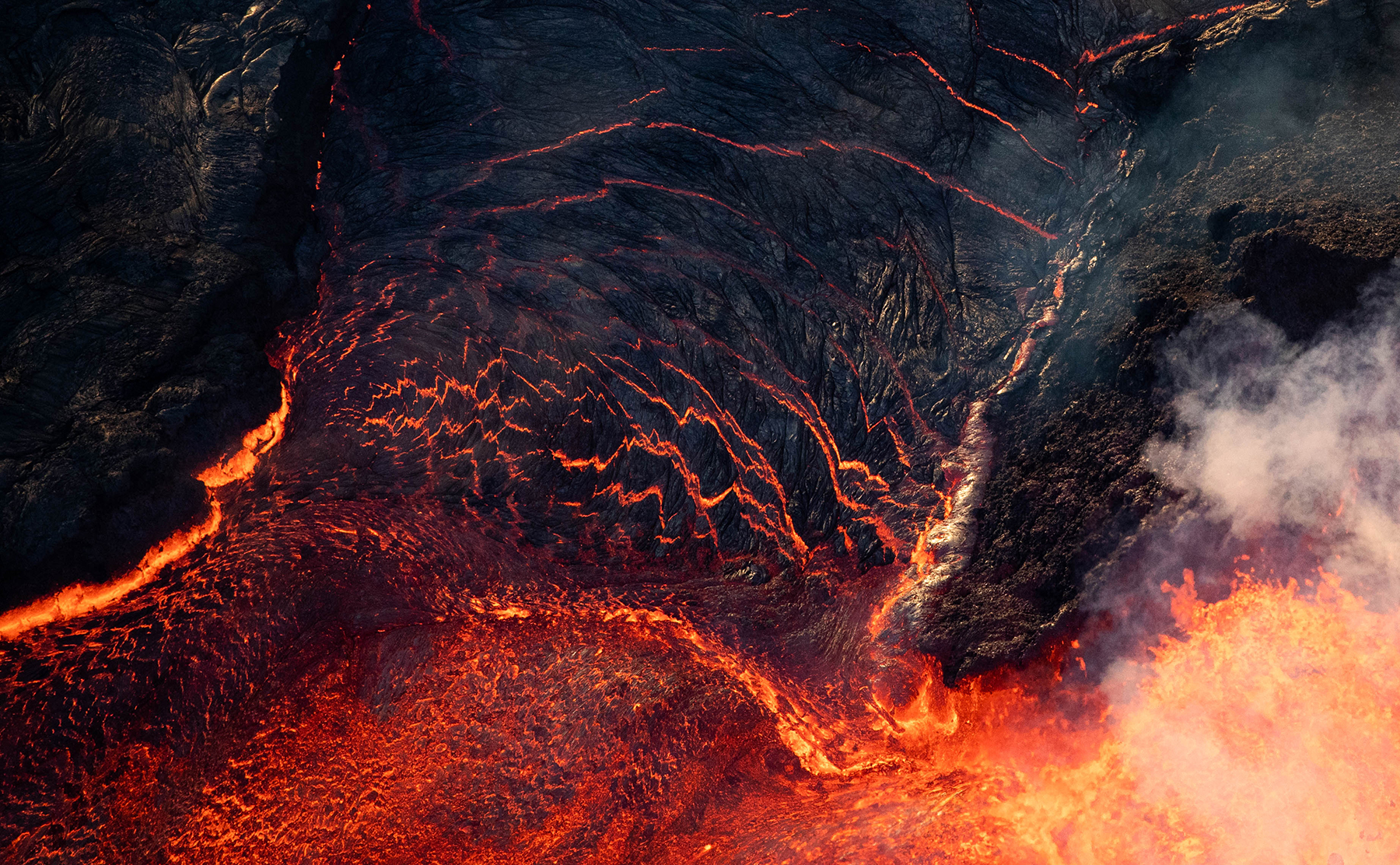 VIDEO: Overflight Video Of Kilauea Lava Fissure 8 In Leilani Estates ...