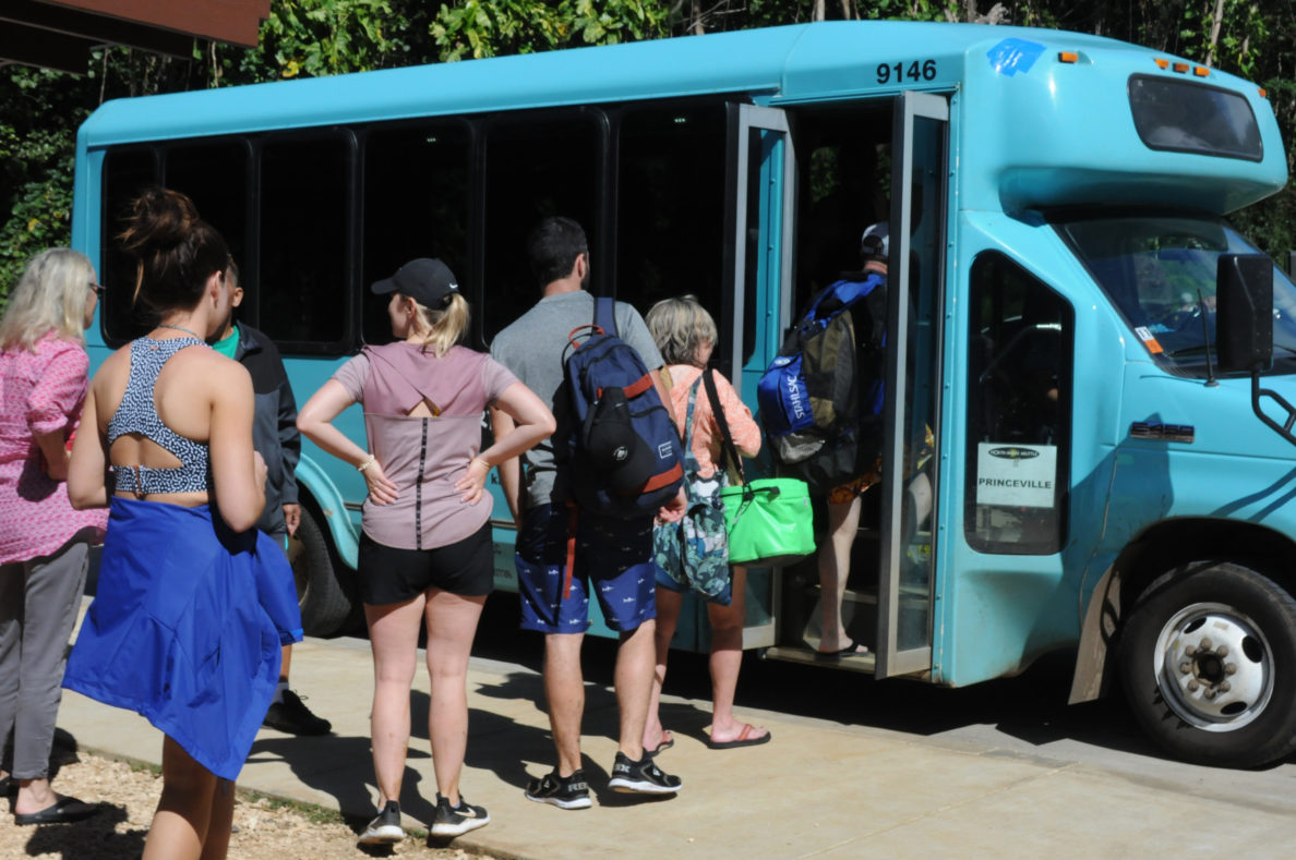 Kauai: Hawaiians Use Shuttle To Drop Knowledge On Tourists - Honolulu ...