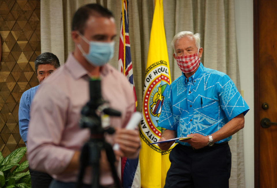 Honolulu Mayor Wants Bar, Mask Crackdown - Honolulu Civil Beat