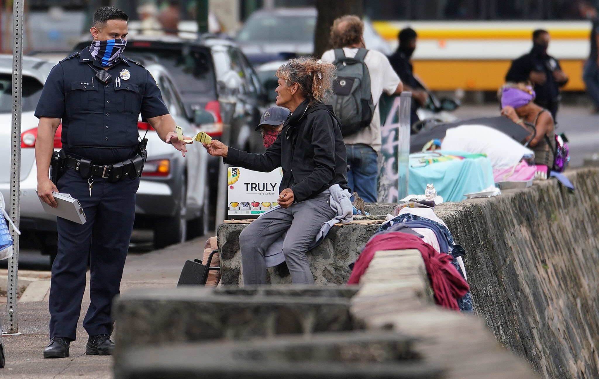 Honolulu’s Crackdown Traps Homeless In Loop Of Citations - Honolulu ...