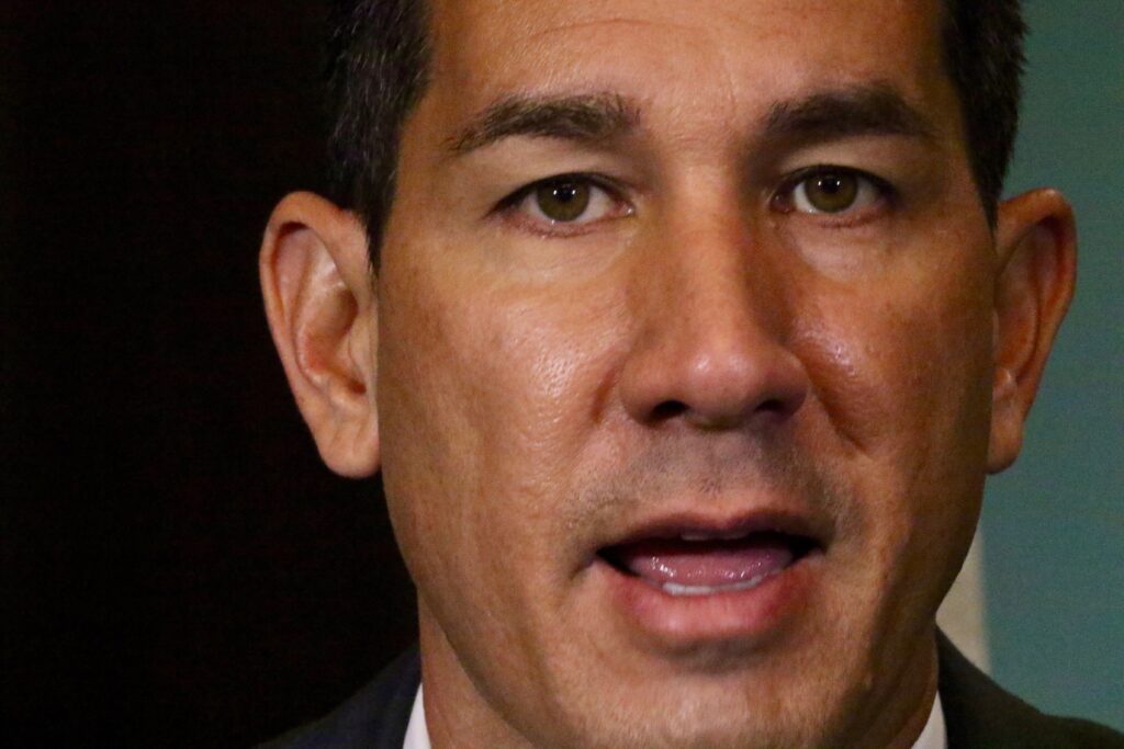 Kahele Plans To Go 'Old School' And Move Family To Washington To Build ...