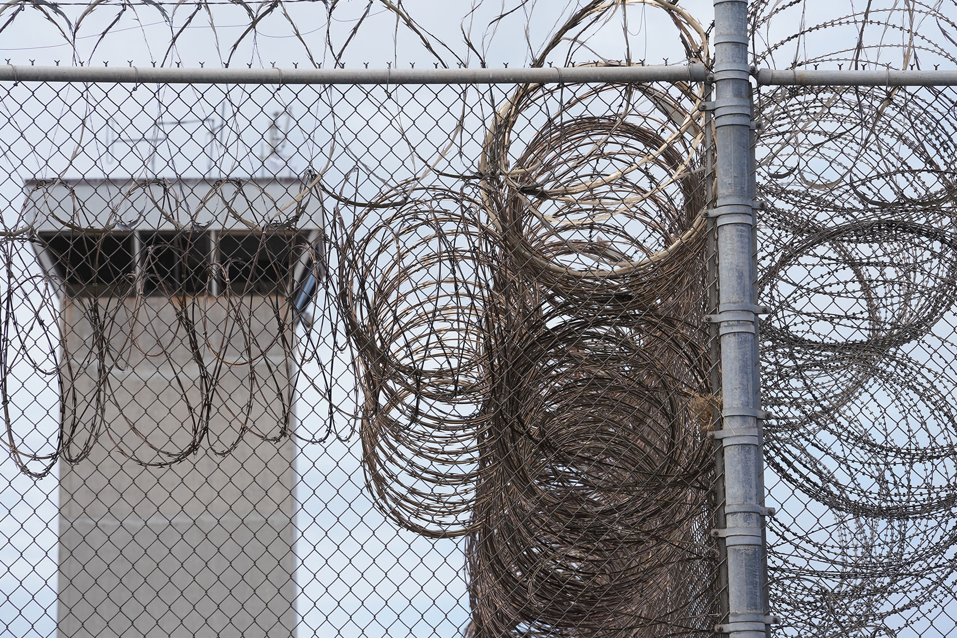 Oahu Jail Search Turns Up Drugs, Paraphernalia And Illicit Cellphones ...