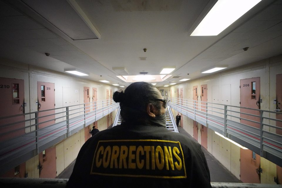 Inmate Found Dead In Apparent Suicide At Hilo Jail Was Due A Mental ...