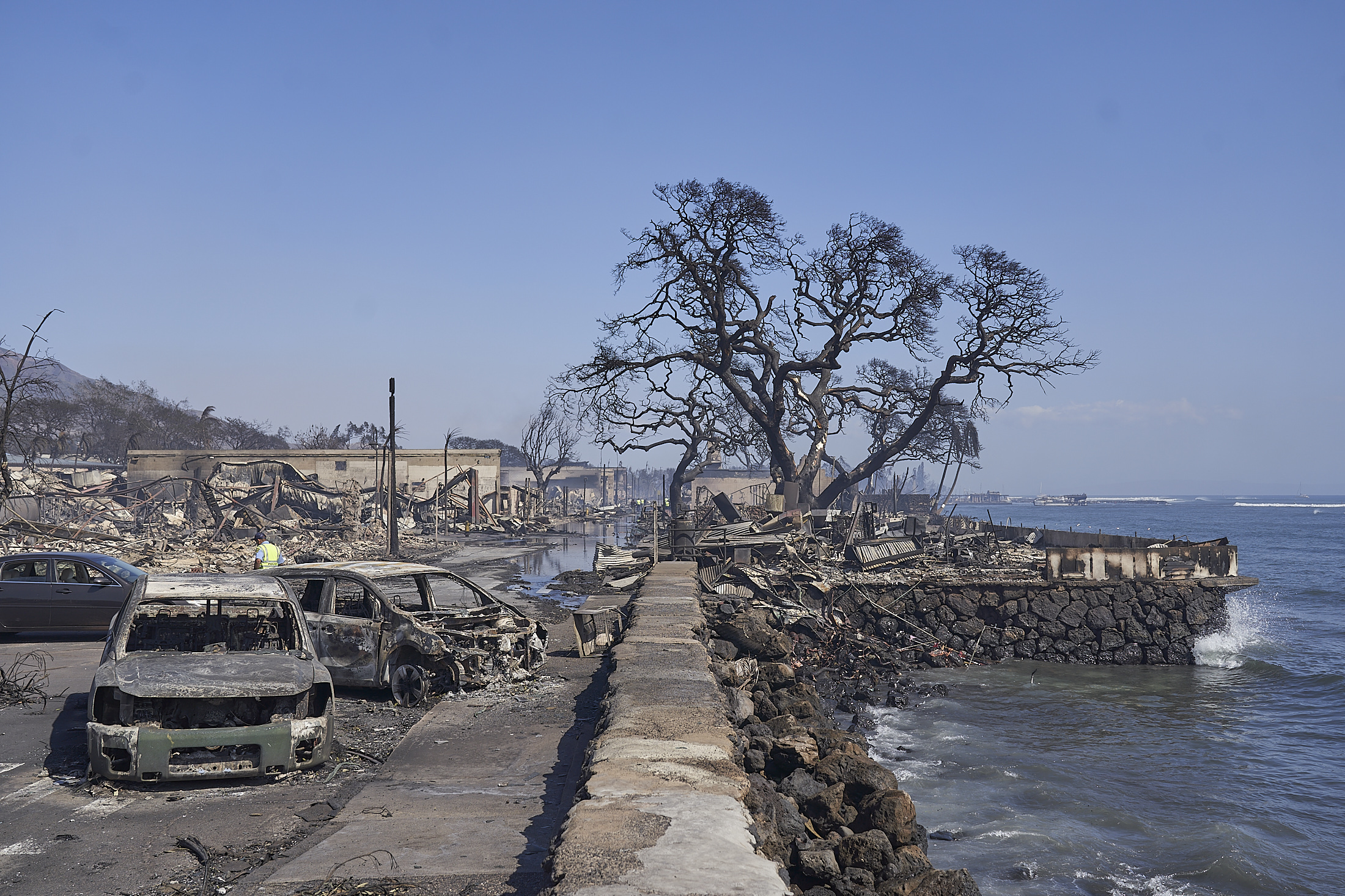 Maui Mayor Gives EPA The Go-Ahead To Seal Down Lahaina's Toxic Ash With ...