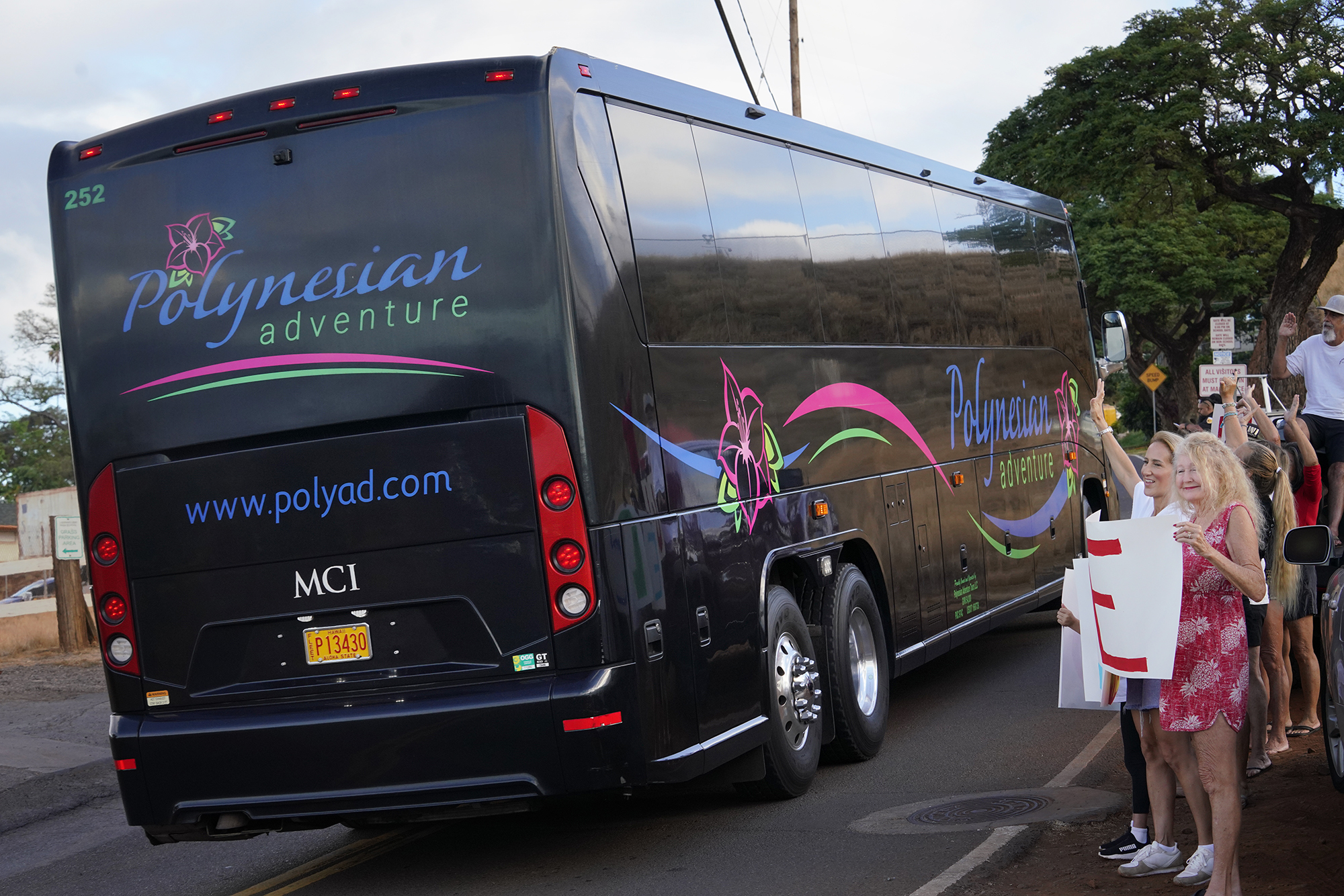 How Tourists Escaped A Fiery West Maui After The Blaze - Honolulu Civil ...