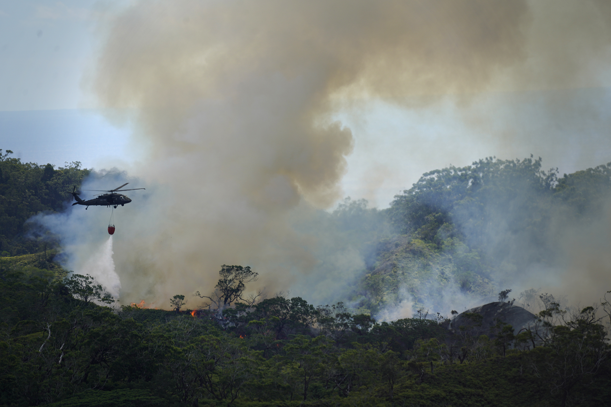 Mililani Fire: Helicopters Fight Flames From The Air - Honolulu Civil Beat