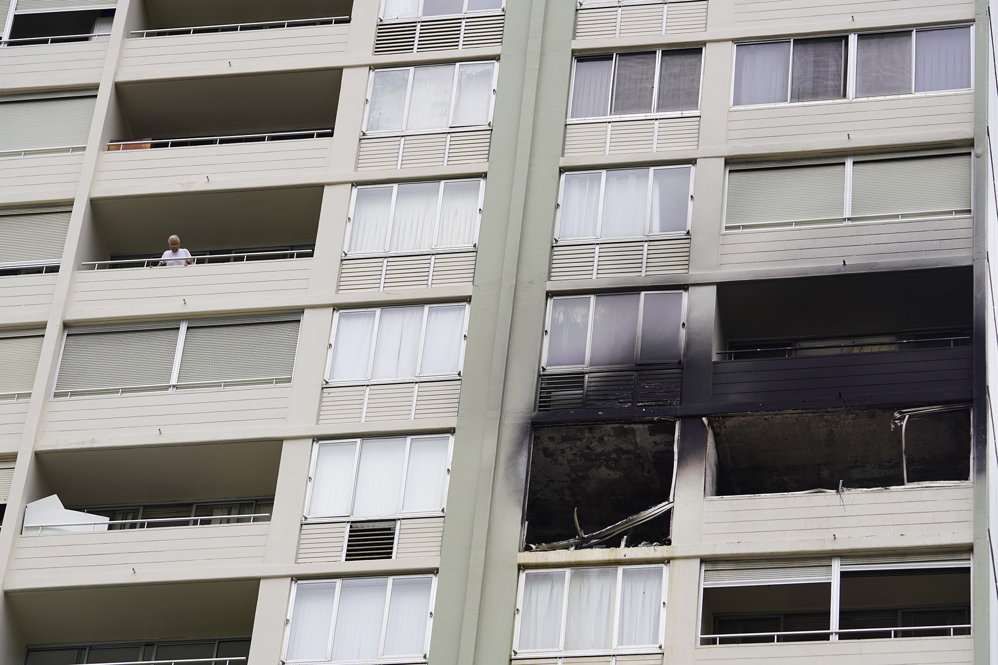 Condo Tower Fire Is Reminder Of Lack Of Sprinklers In Older Buildings ...