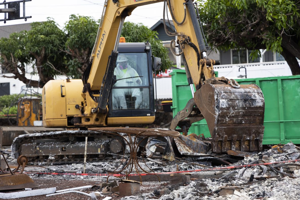 The Army Corps Is Ready To Clean Up The Lahaina Burn Zone. But It Needs ...