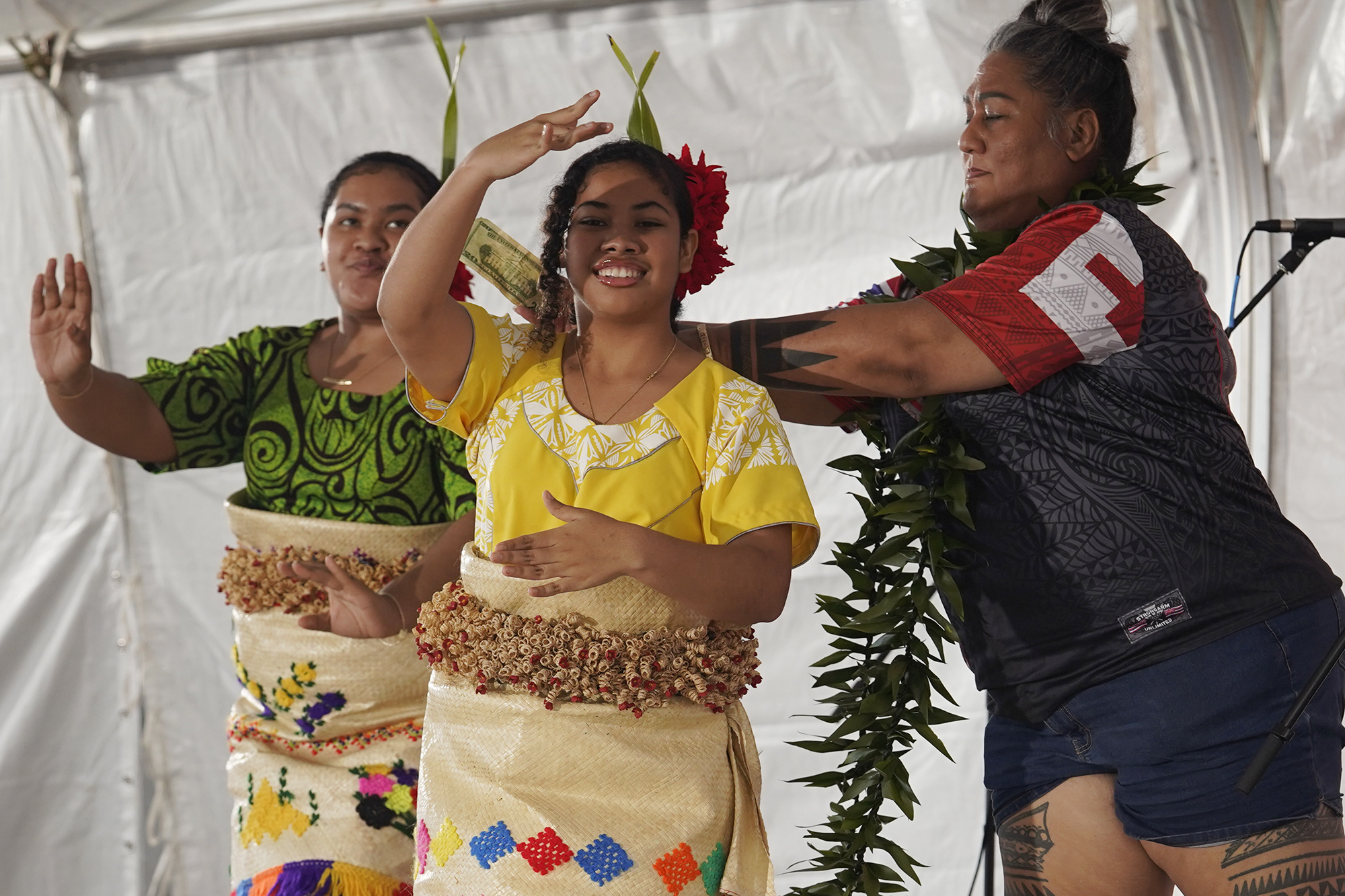Thousands Gather In Lahaina In Effort To Band Together For The ...