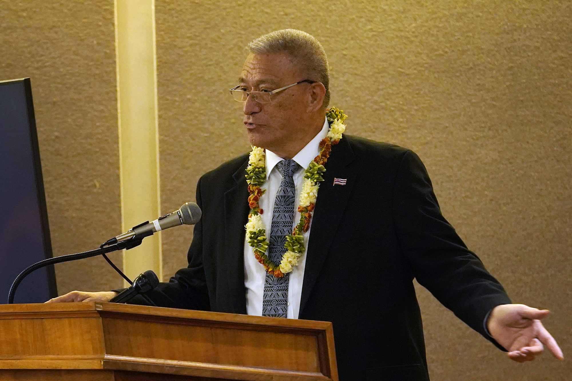 The Sunshine Blog: Maui Mayor Richard Bissen Is On The Hot Seat Now ...