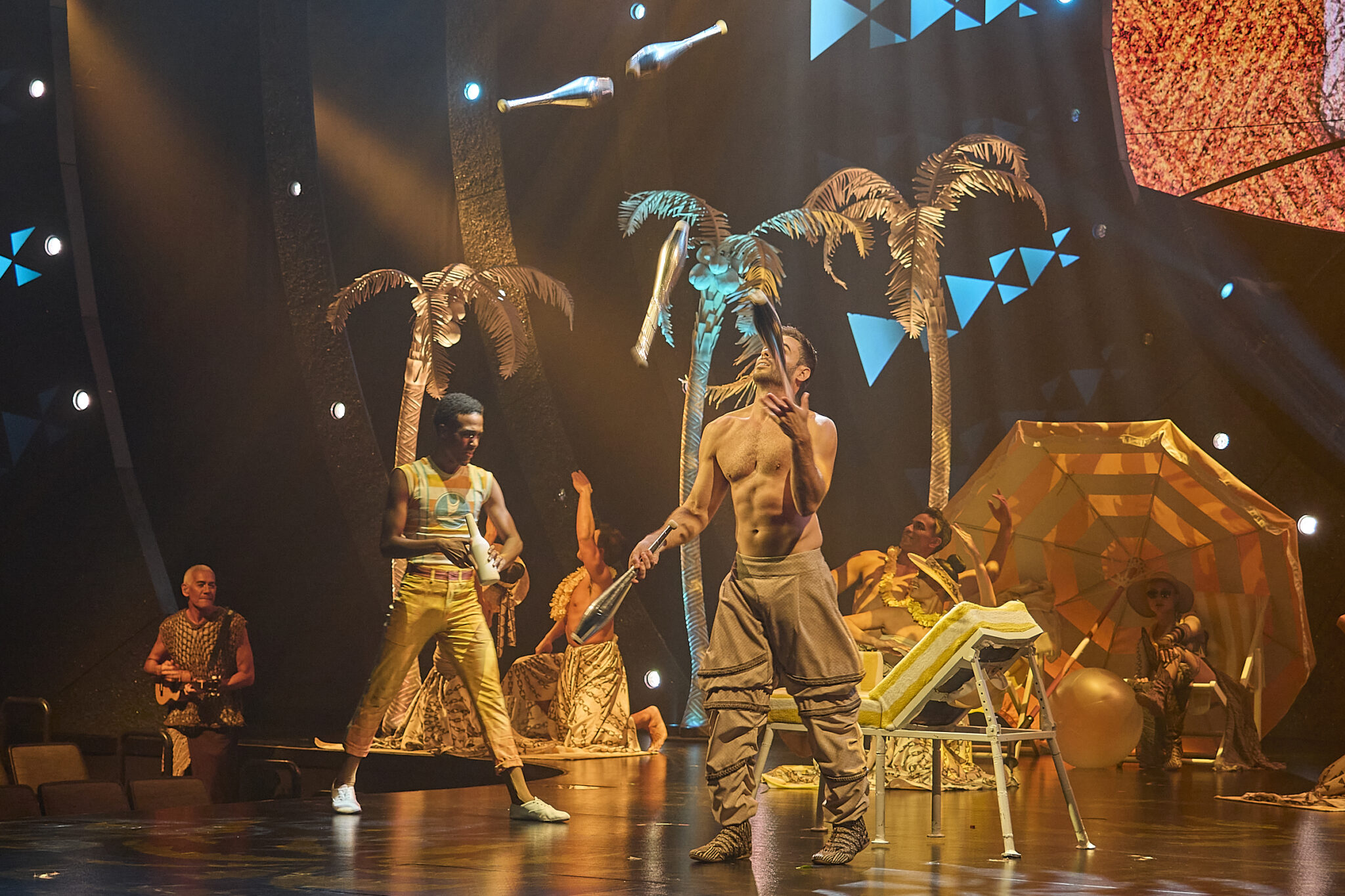 Shootz! Shaka Santa And Tutu Mele Show Up Early For The City Lights ...