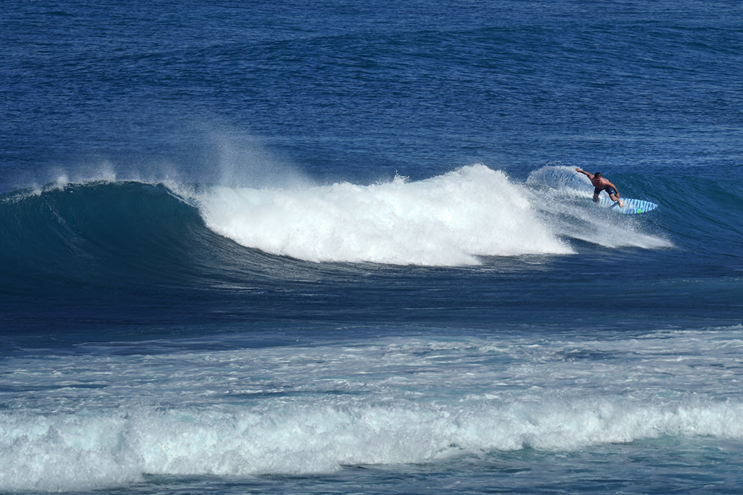Shootz! Shaka Santa And Tutu Mele Show Up Early For The City Lights ...